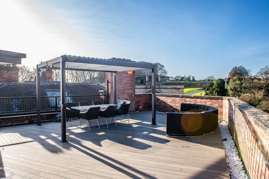 Your Idea Our Rooftop – Castle House